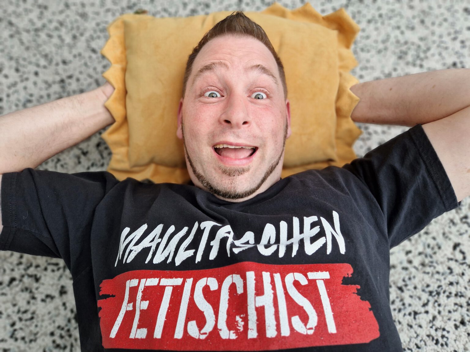 Markus Zipperle beim Kabarettabend am 2. Oktober 2024 – Feuerwehr Köngen